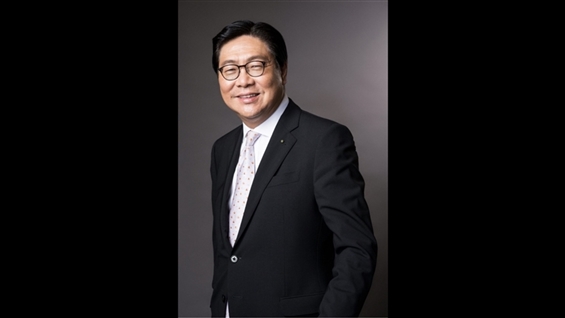 FWD Group Chairman Frederick Ma: HK Ahead of Singapore in Stock Mkt ...